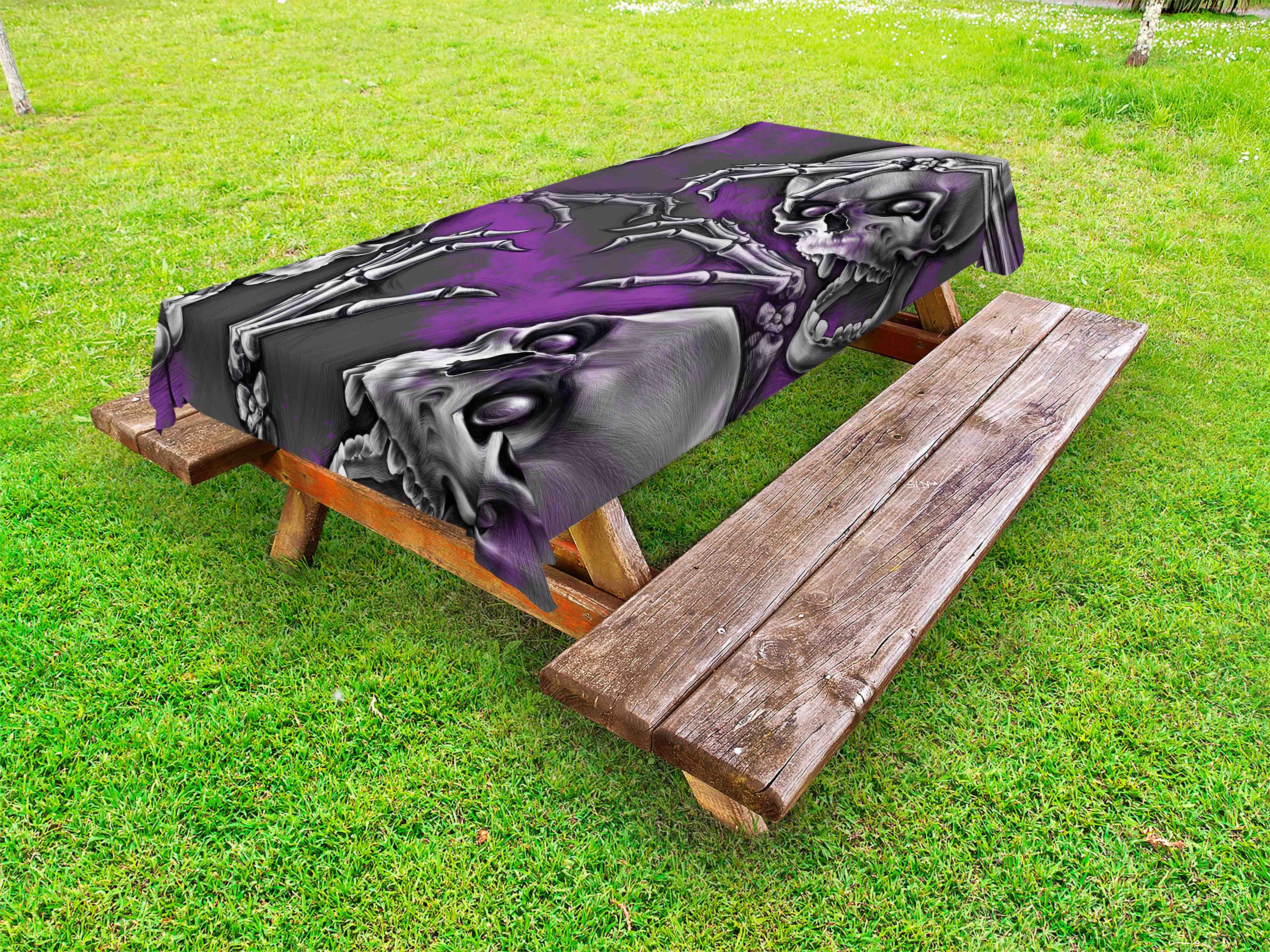 Skull Outdoor Tablecloth, Scary Creepy Spooky Happy Smiling Skeleton ...