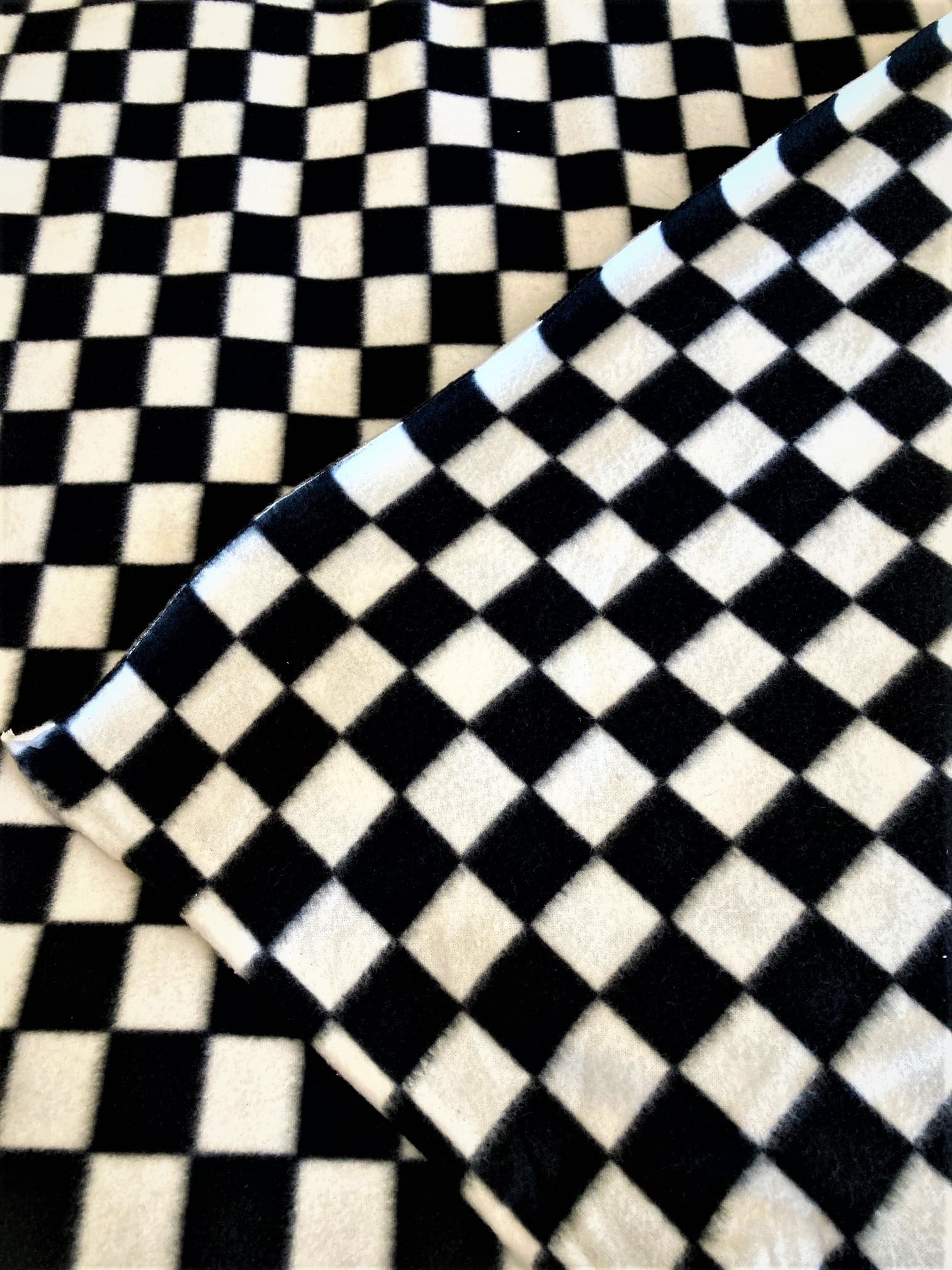 Lilly Craft Black and White Checkered Fleece Fabric 58-60′ Wide Sold by ...