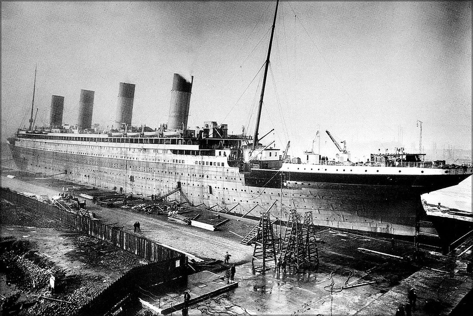 24"x36" Gallery Poster, Titanic under construction 1909-1912 - Walmart ...