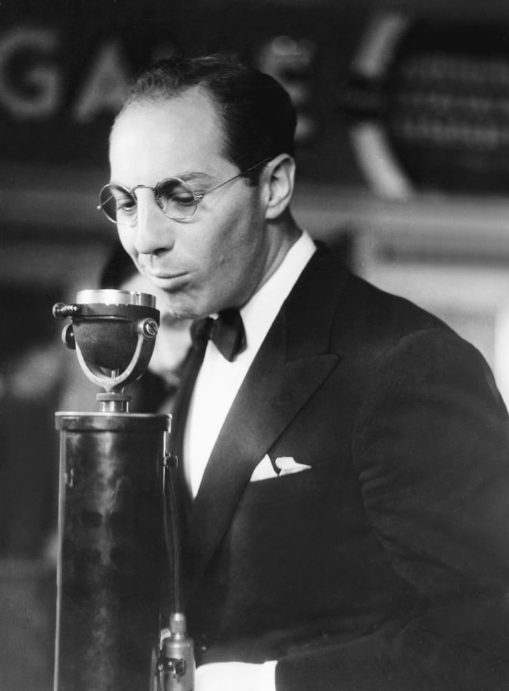 Zeppo Marx Speaks At The Premier Of Bill Of Divorcement. At The Hill ...