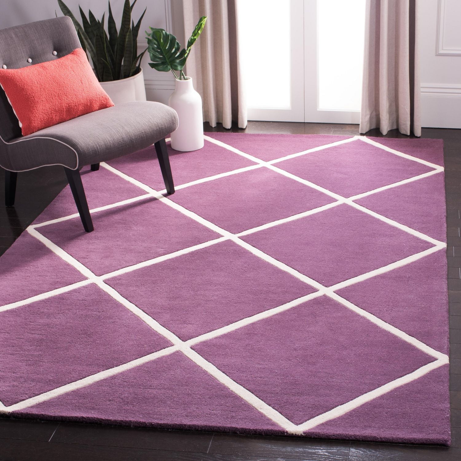 Click here for Safavieh Chatham Isaac Geometric Diamonds Area Rug... prices