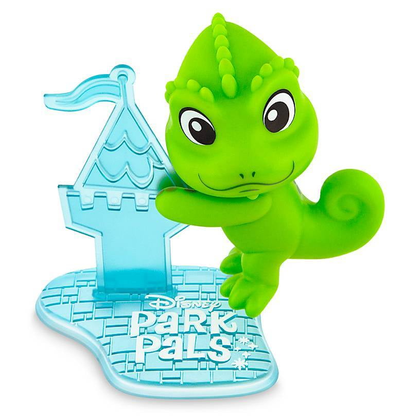 Disney Parks Pascal de Tangled Disney Park Pals Figura nueva con caja ...