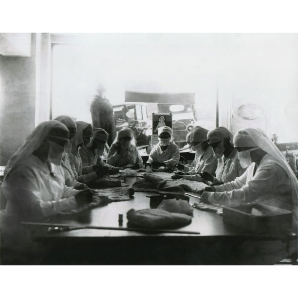Spanish Flu Epidemic 1918-1919 In America. Red Cross Workers In Seattle ...