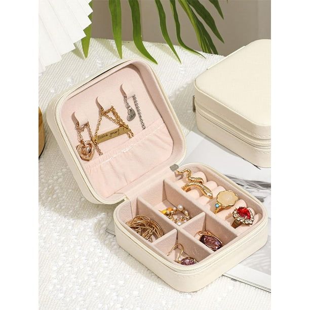 Plain jewelry box store
