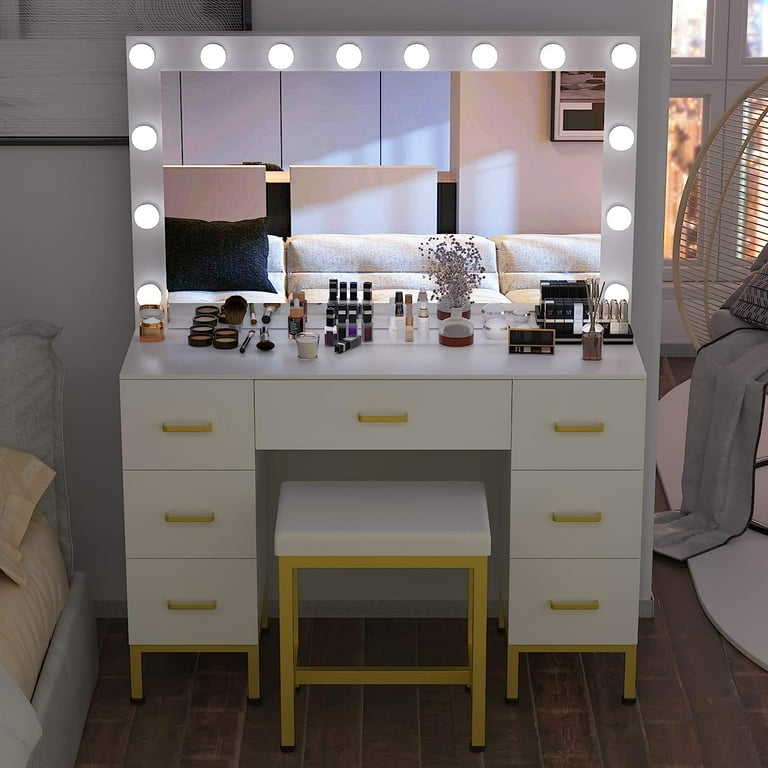 Studio Makeup Table With Lights | Saubhaya Makeup