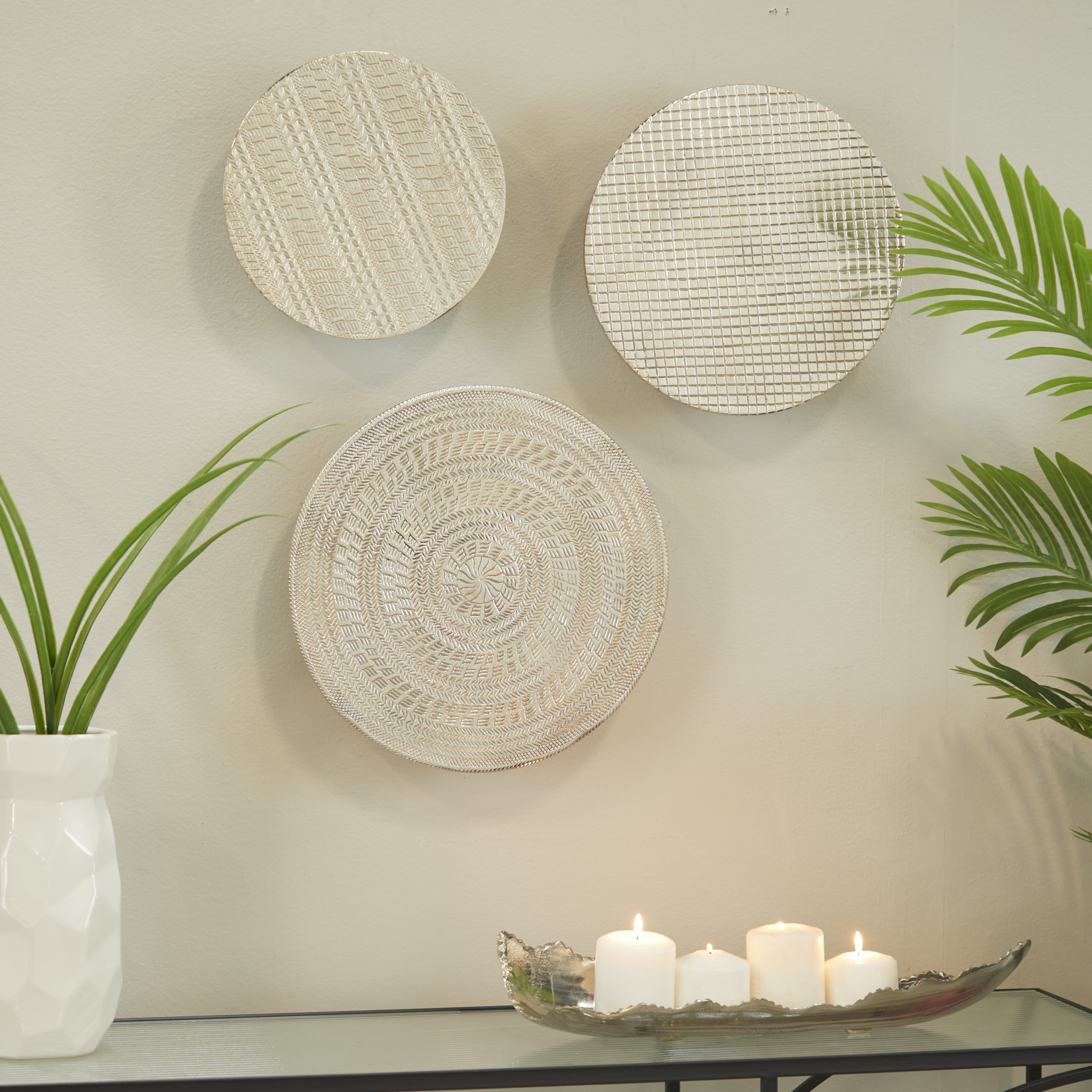 DecMode Silver Aluminum Carved Designs Plate Wall Decor (3 Count ...