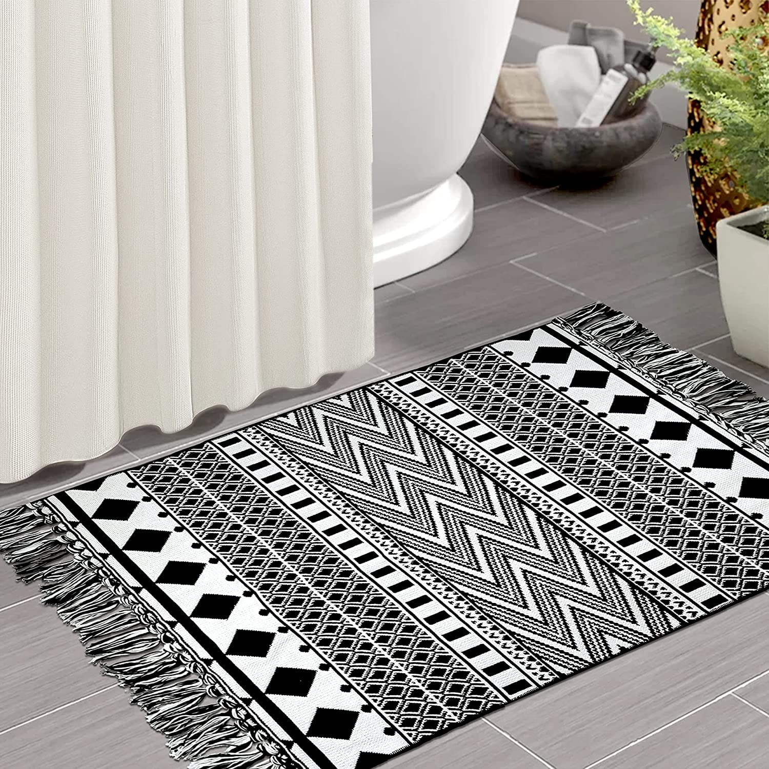 Bathroom Rug with Tassel, 2'x3', 100% Woven Black Geometric Rug Fully ...