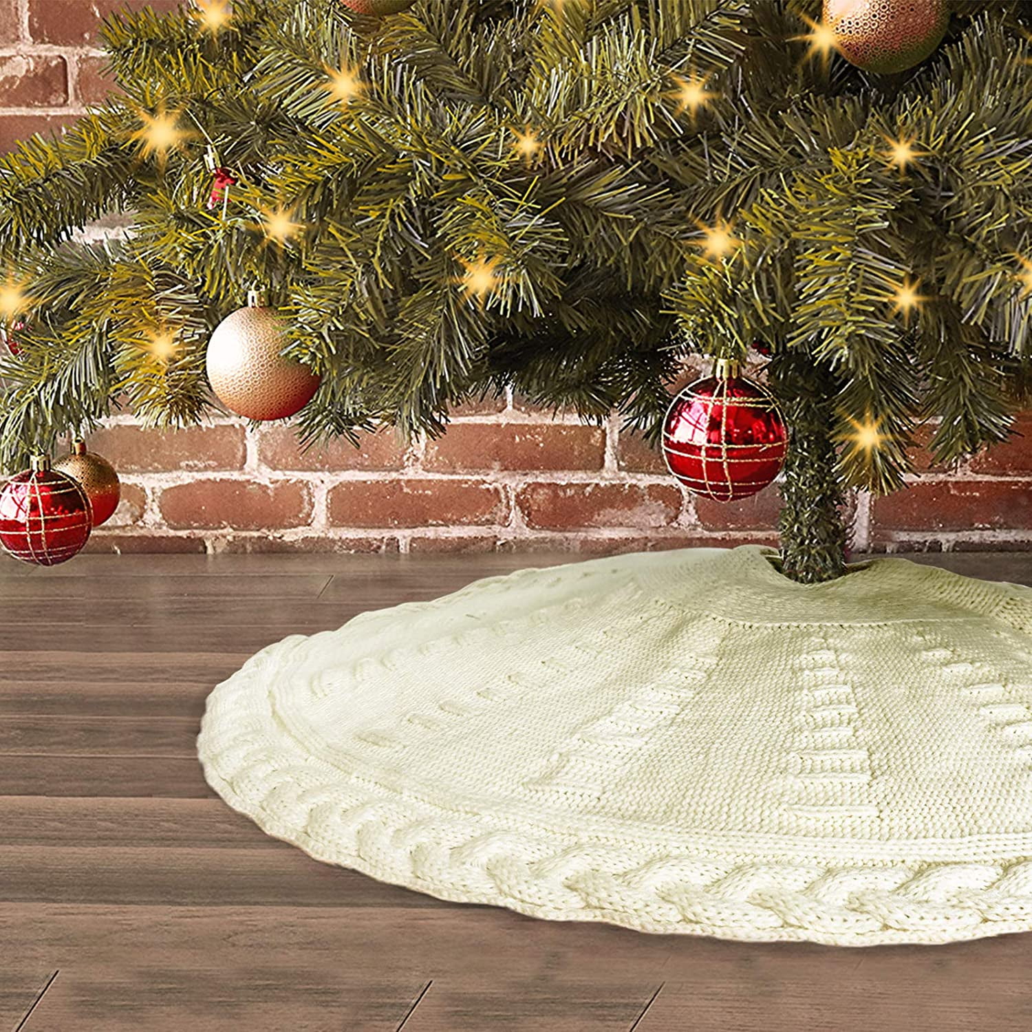 Click here for Geecy Knitted Christmas Tree Skirt  36 Inches Cabl... prices
