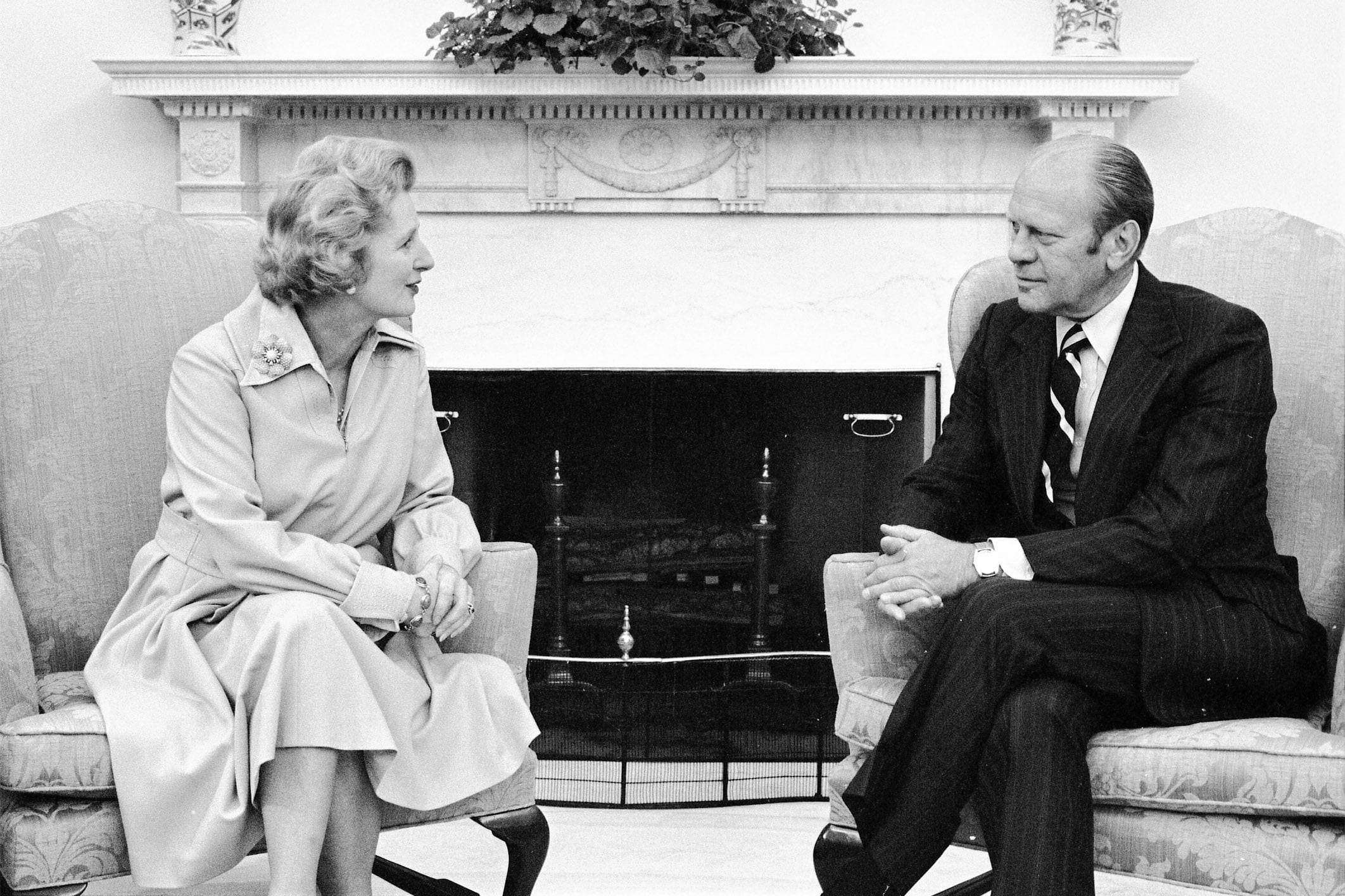 24x36 gallery poster, Margaret Thatcher With President Ford in the Oval Office, 1975 - Walmart.com