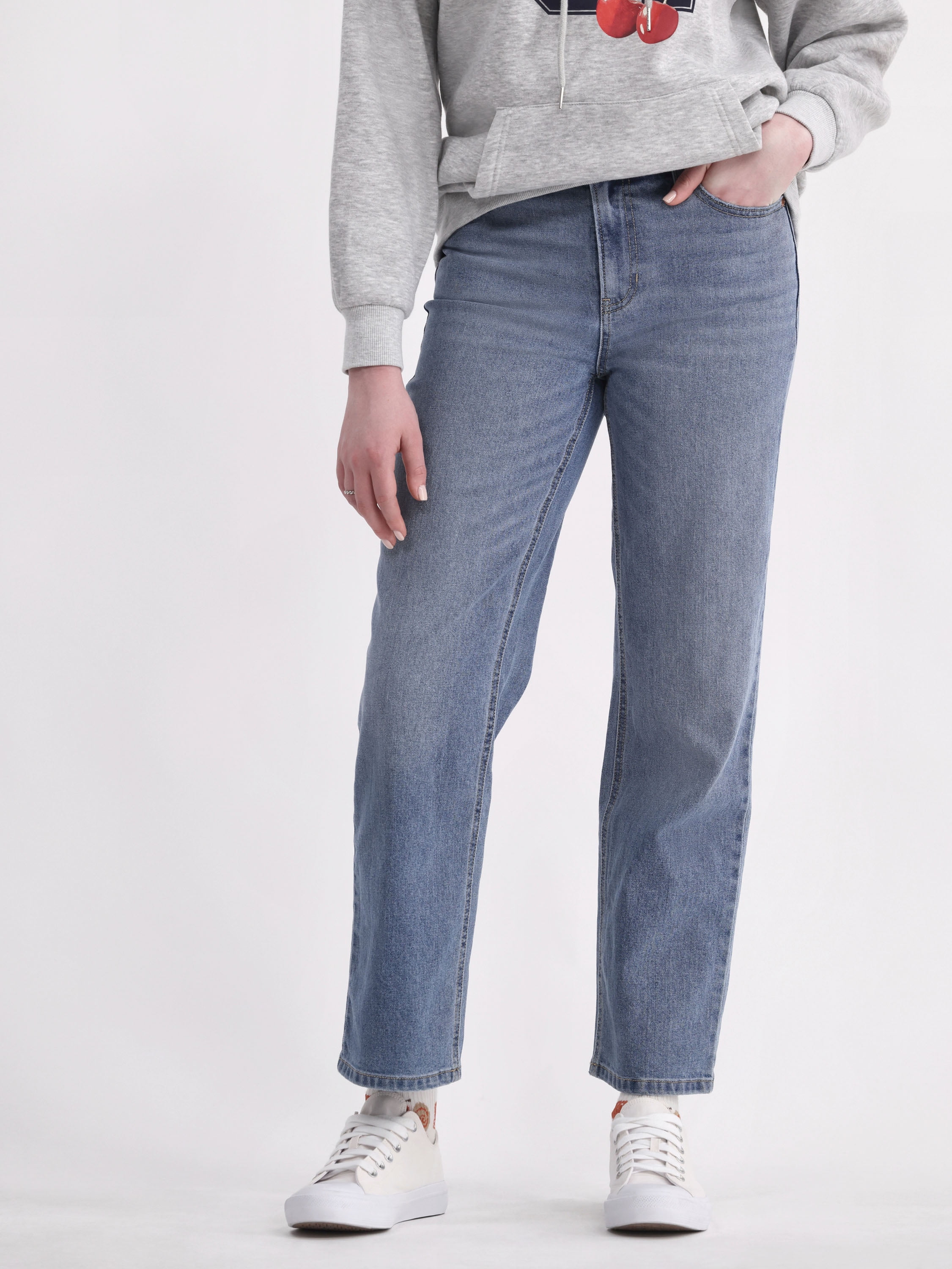 No Boundaries Juniors High Rise Skinny Jeans, Sizes 1-21 No Boundaries Juniors High Rise Skinny Jeans, Sizes 1-21