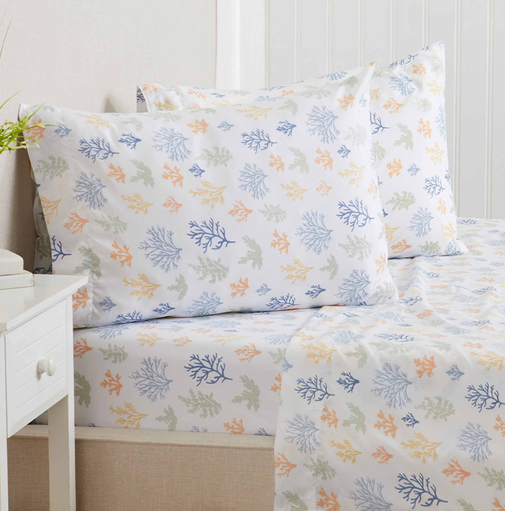 Great Bay Home Coastal Microfiber Wrinkle Resistant Sheet Set (Queen ...