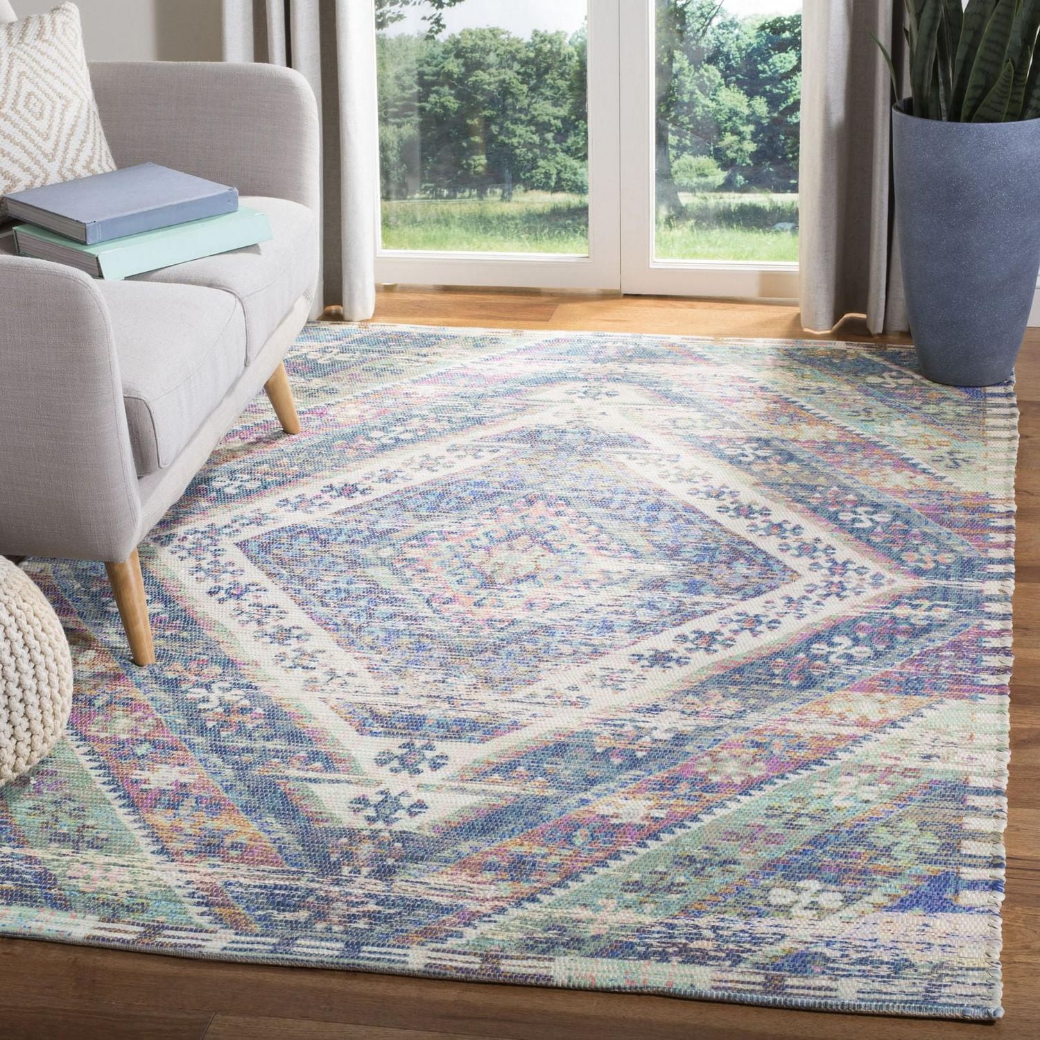 Click here for Safavieh Saffron Harmon Geometric Area Rug 6 Ft. X... prices