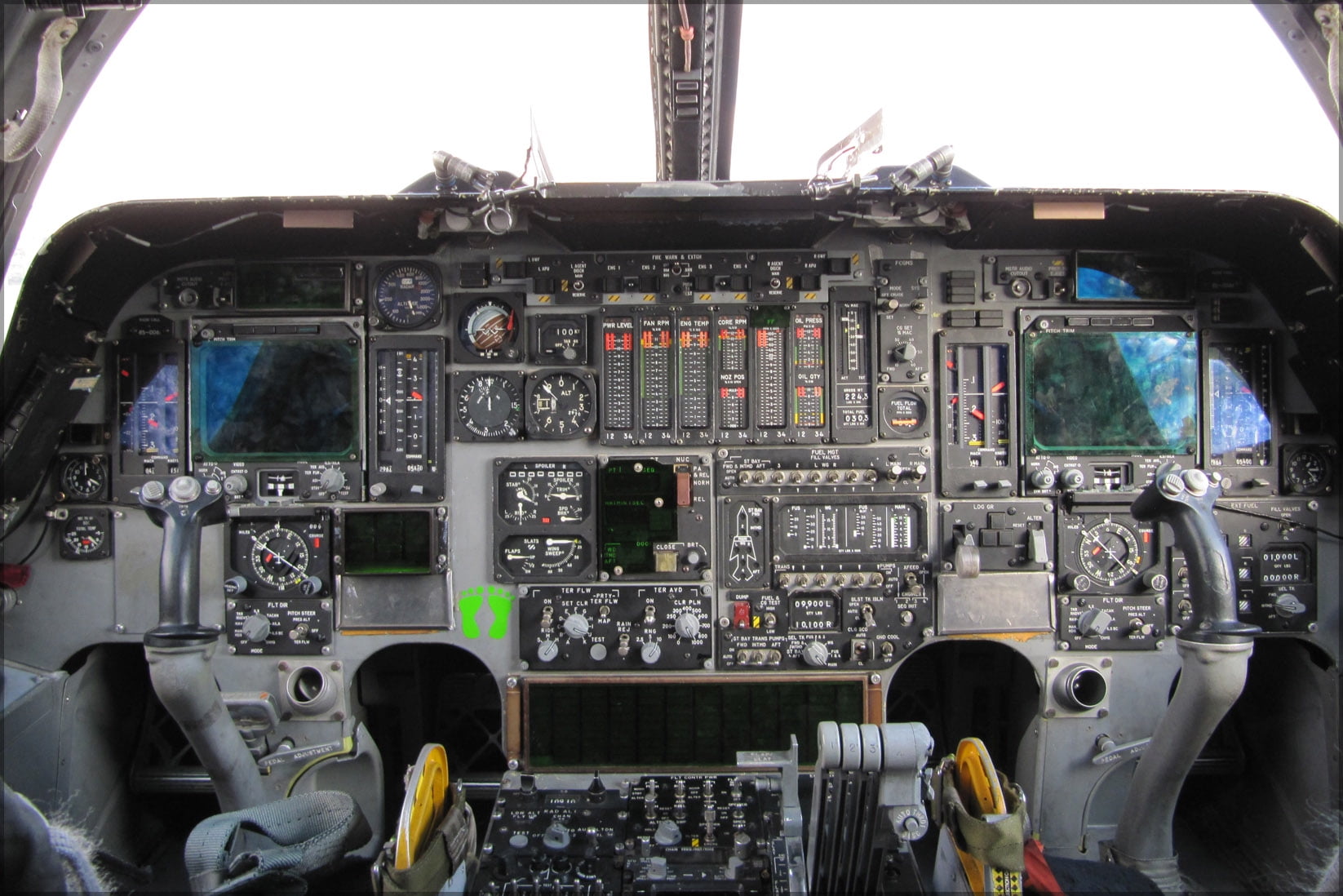 24"x36" Gallery Poster, Cockpit of the B-1 Lancer cockpit - Walmart.com