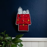 Bioworld Vandor Peanuts Snoopy Shaped Quartz Wall Clock, Requires 1 AA ...