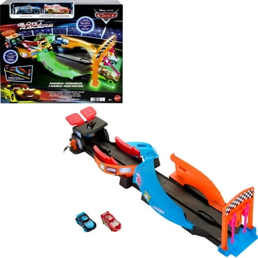 Disney/Pixar Cars 3 Hit & Run Die-cast Vehicle 2-pack - Walmart.com