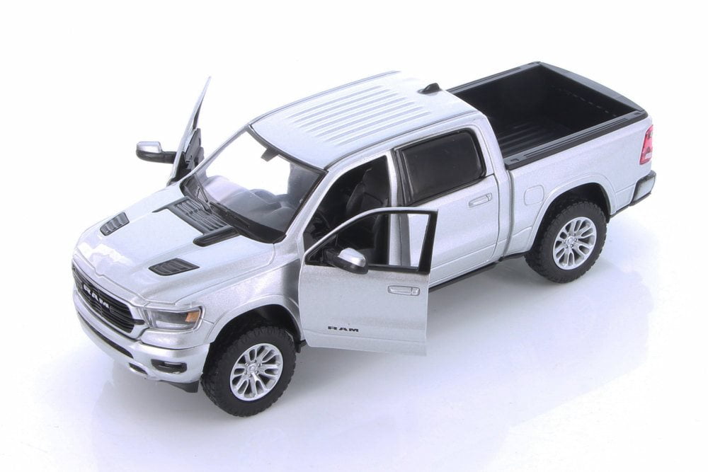 Diecast Car w/Display Case - 2019 Dodge Ram 1500 Crew Cab Laramie ...