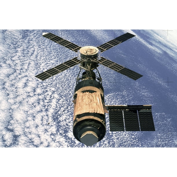 24x36 gallery poster, Skylab Orbital Workshop in Earth orbit - Walmart.com
