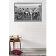 Friends - Posed Wall Poster, 22.375" x 34", Framed - Walmart.com