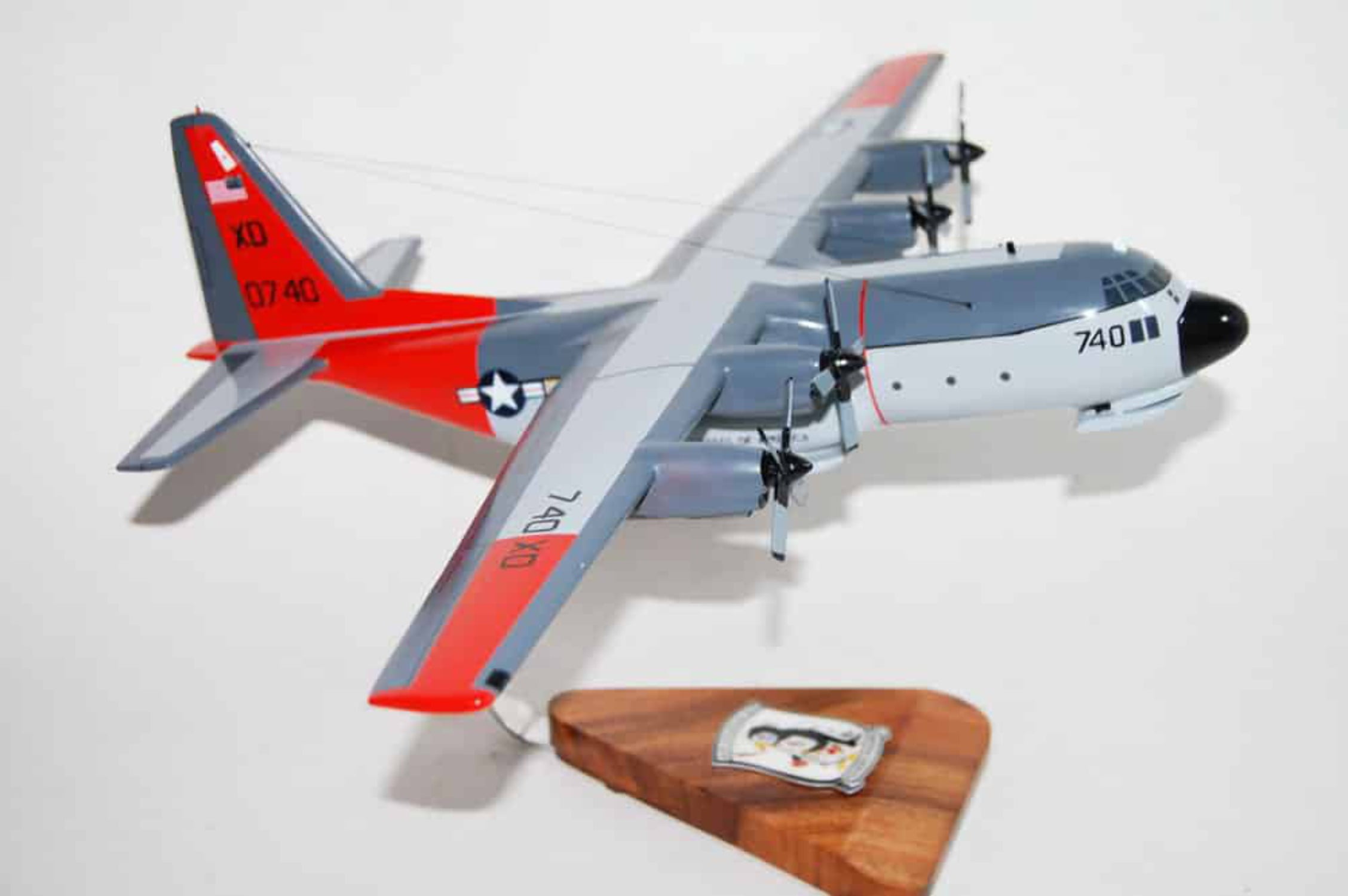 Lockheed Martin® LC-130F VX-6 Puckered Penguins Mahogany 1/74 (21 ...