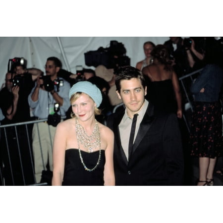 Kirsten Dunst And Jake Gyllenhaal At Metropolitan Museum Of Art Goddess ...