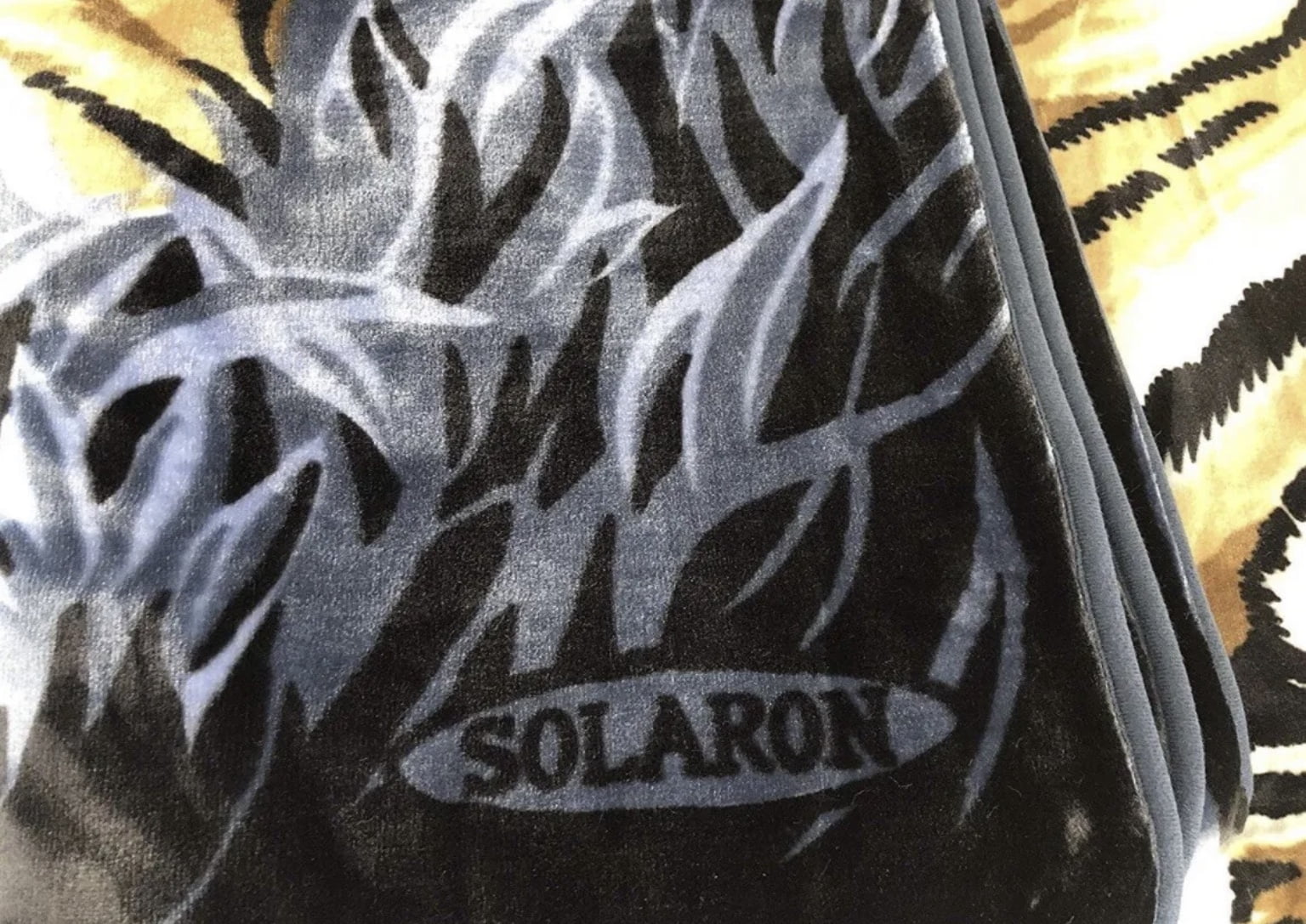 Three Tiger Blue Color Solaron Korean Technology Blanket Softy And Warm ...