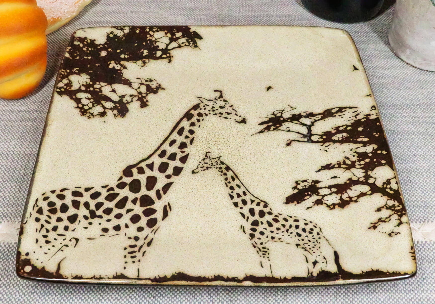 Pack Of 2 Safari Grasslands Giraffe Mother And Calf Appetizer Salad ...