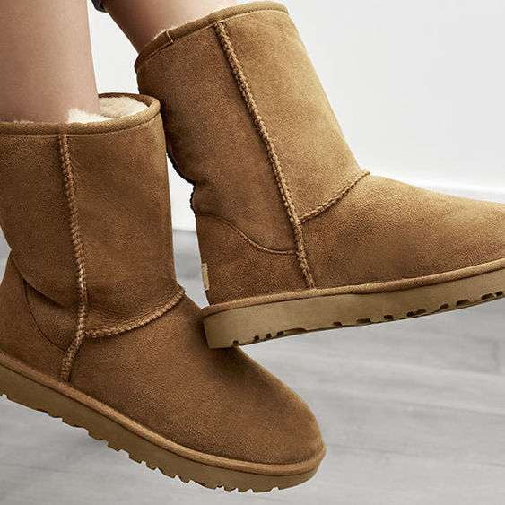 UGG Classic Short II Women s Boots Chestnut