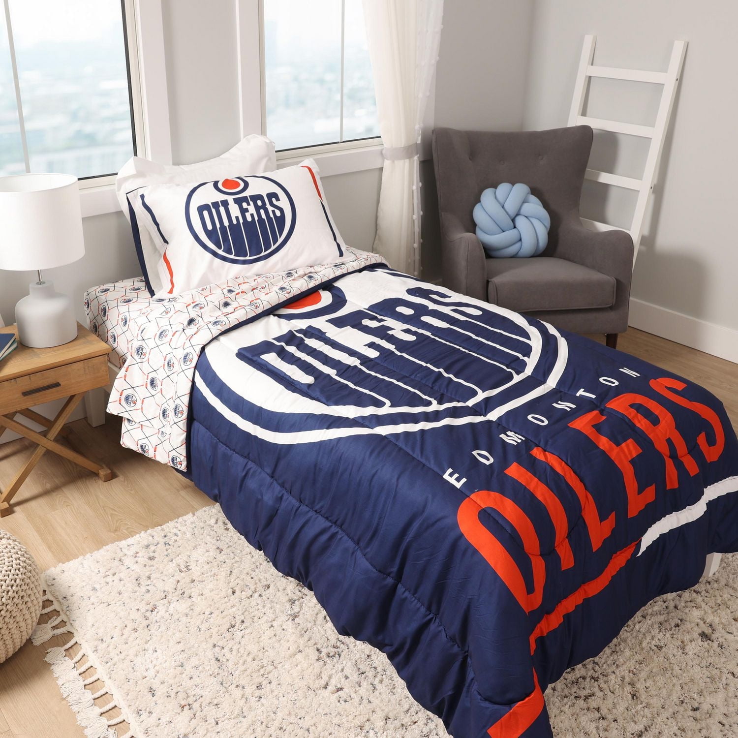 Click here for Nhl Edmonton Oilers 4-Piece Twin Bedding Set prices