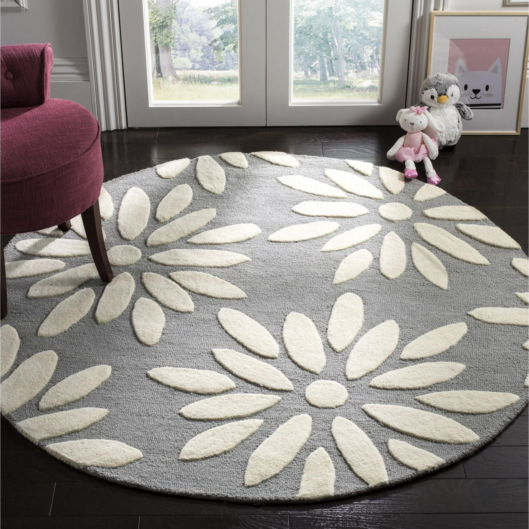 Click here for Safavieh Kids Daisy Flowers Area Rug 5 X 5 Round prices