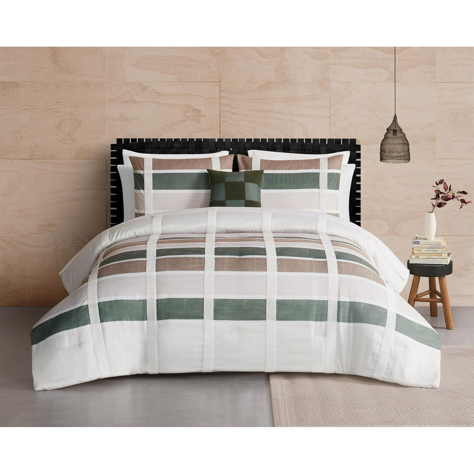 Click here for Beco Home Roxy 4 Piece Reversible Comforter Set prices