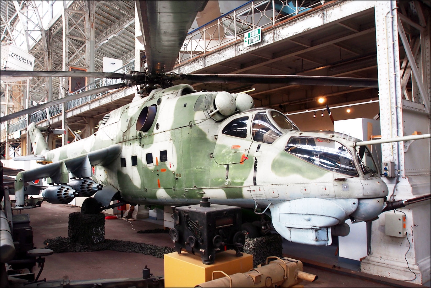 24"x36" Gallery Poster, Mil Mi-24 russian soviet hind gunship - Walmart.com
