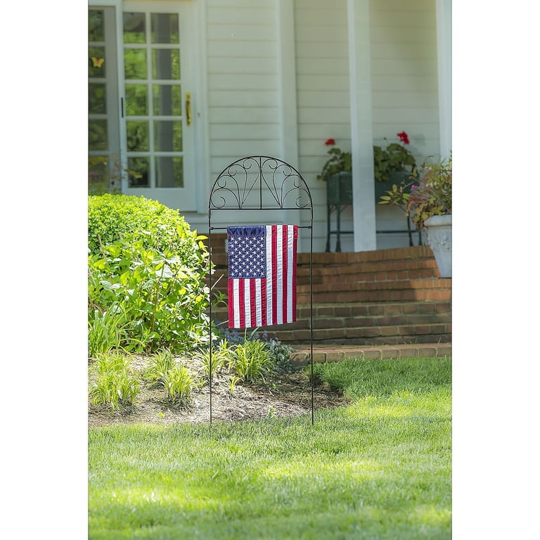Evergreen Decorative Garden Flags | Shelly Lighting