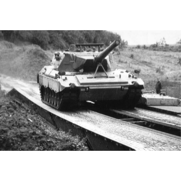 24x36 gallery poster, Leopard 2 German Main Battle Tank p3 - Walmart.com
