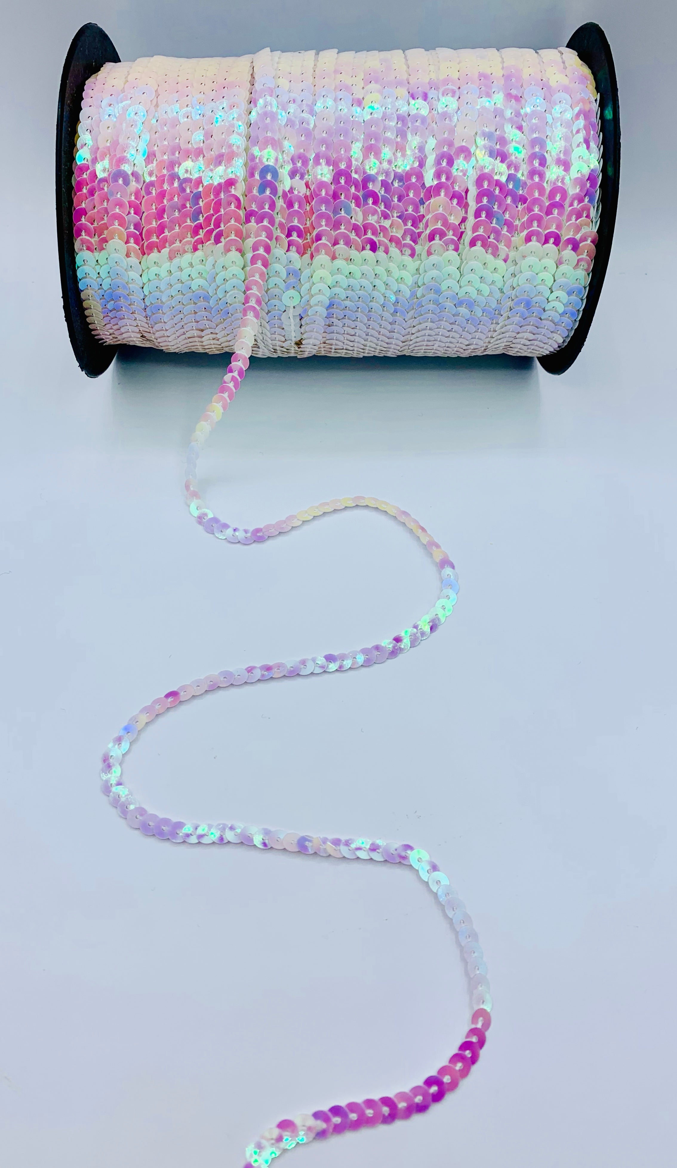 WHITE IRIS 1/4 INCH SLUNG SEQUIN - Walmart.com