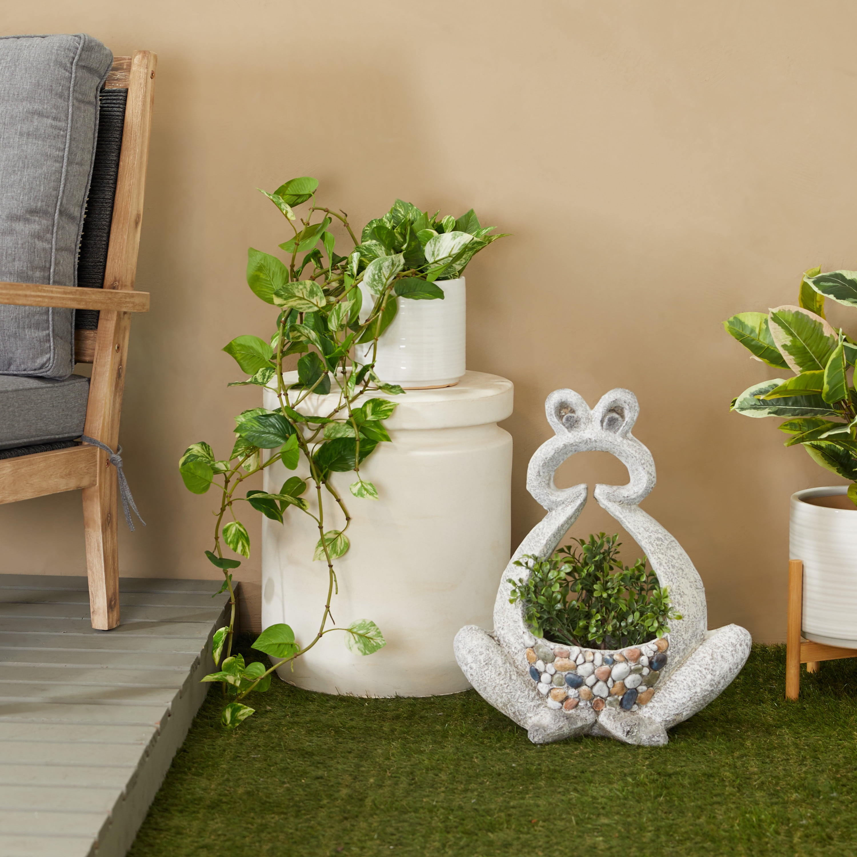 DecMode 17" x 20" Indoor Outdoor Gray Fiberglass Frog Planter with ...