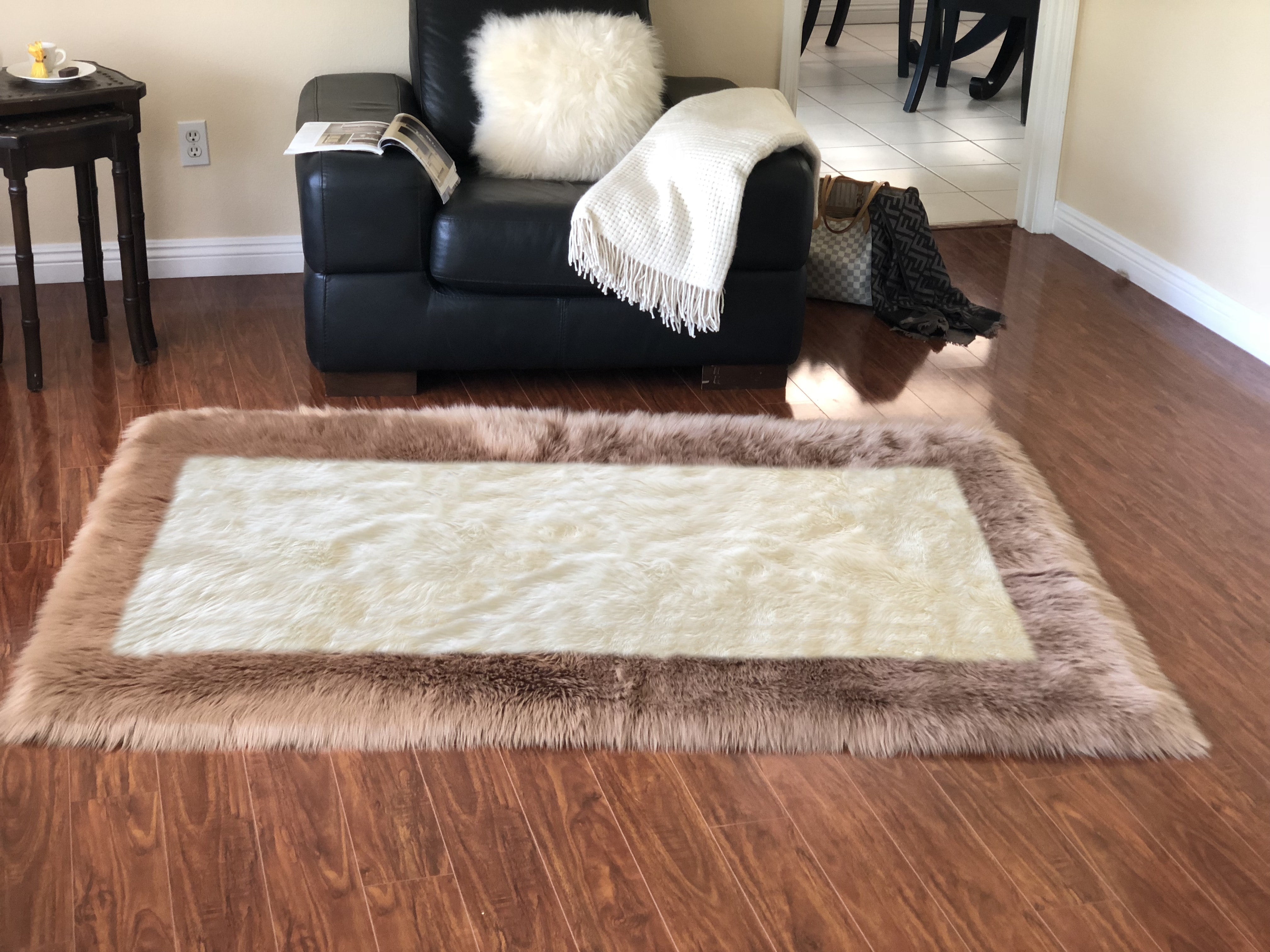 Lambzy Faux Sheepskin Camel Border Area Rug, White 5'x8' - Walmart.com