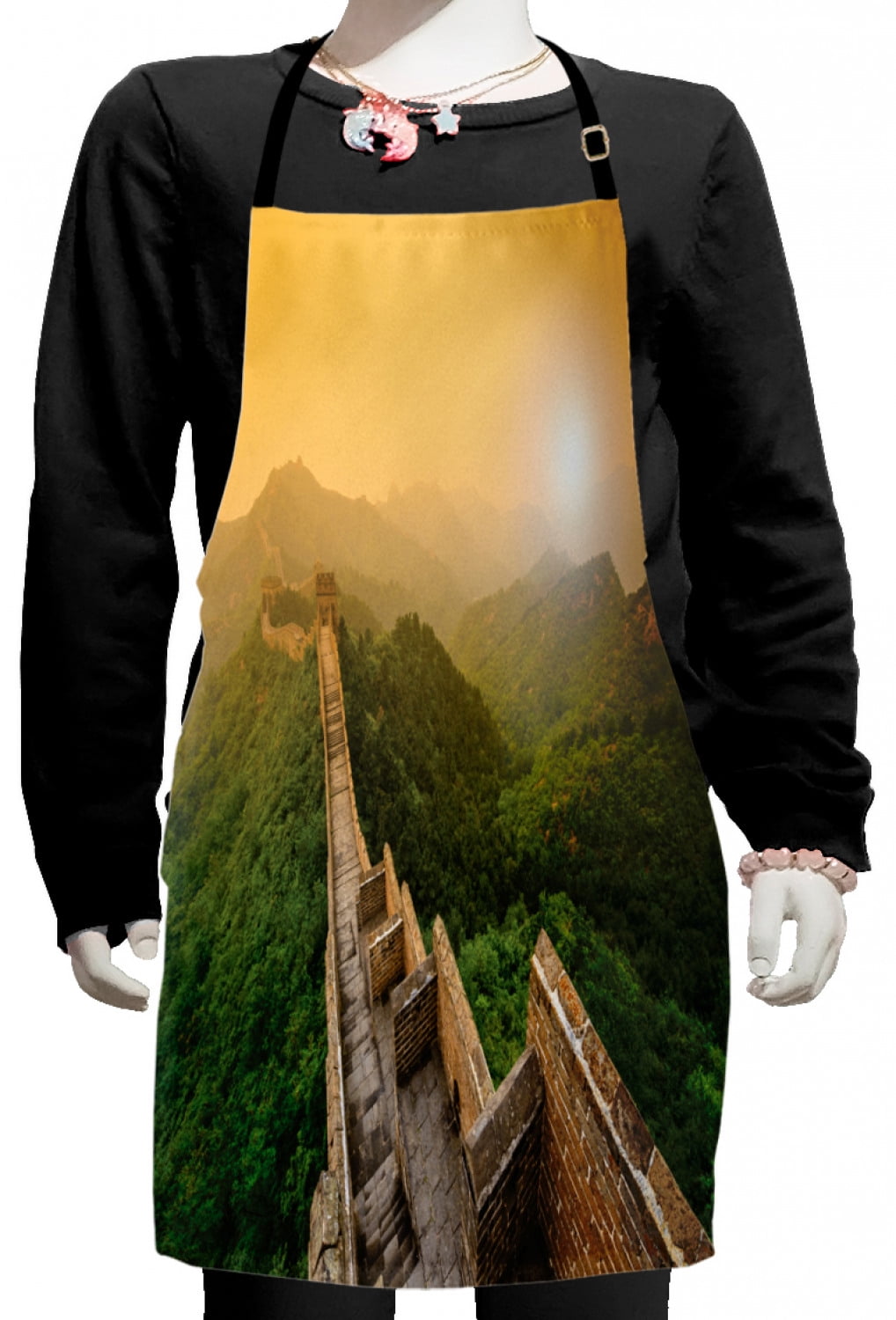 Landscape Kids Apron, Famous Place in Jinshanling Rocky Fences Dreamy ...