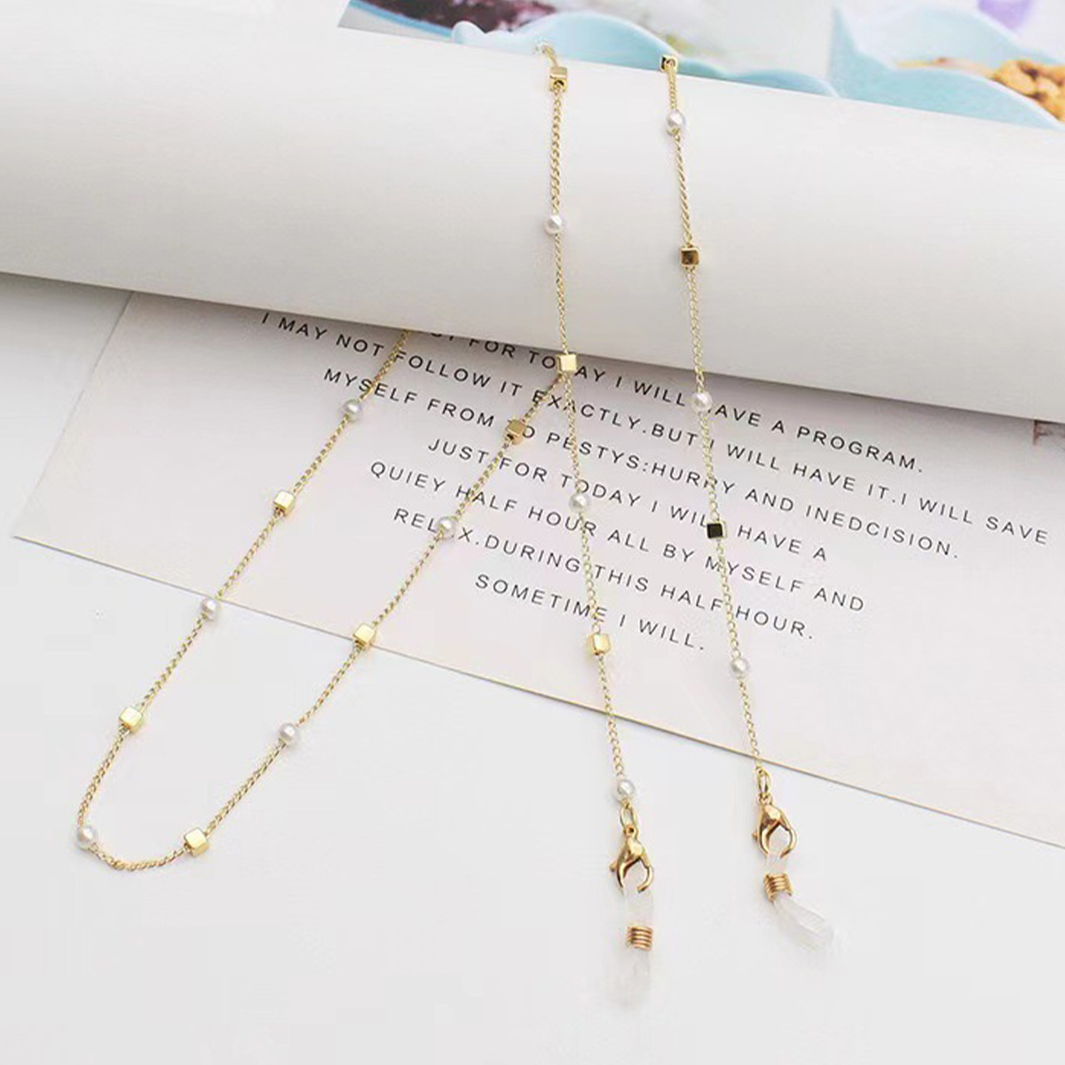 Relax love Eyeglass Chains for Women Artificial Pearl Glasses Chain ...