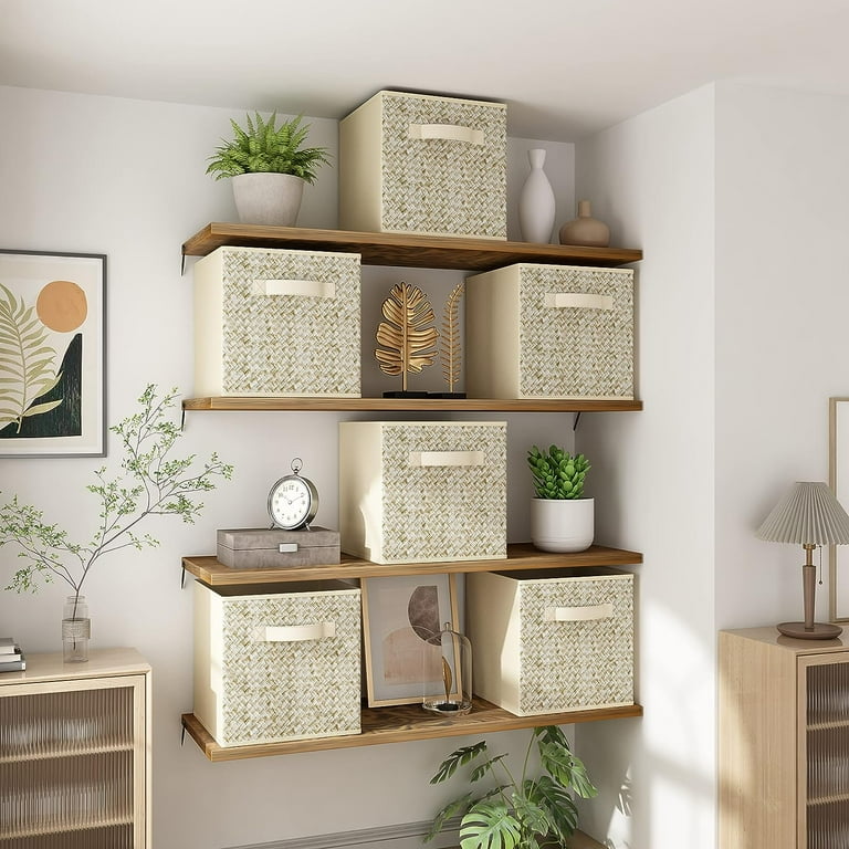 Cube shelf with baskets store