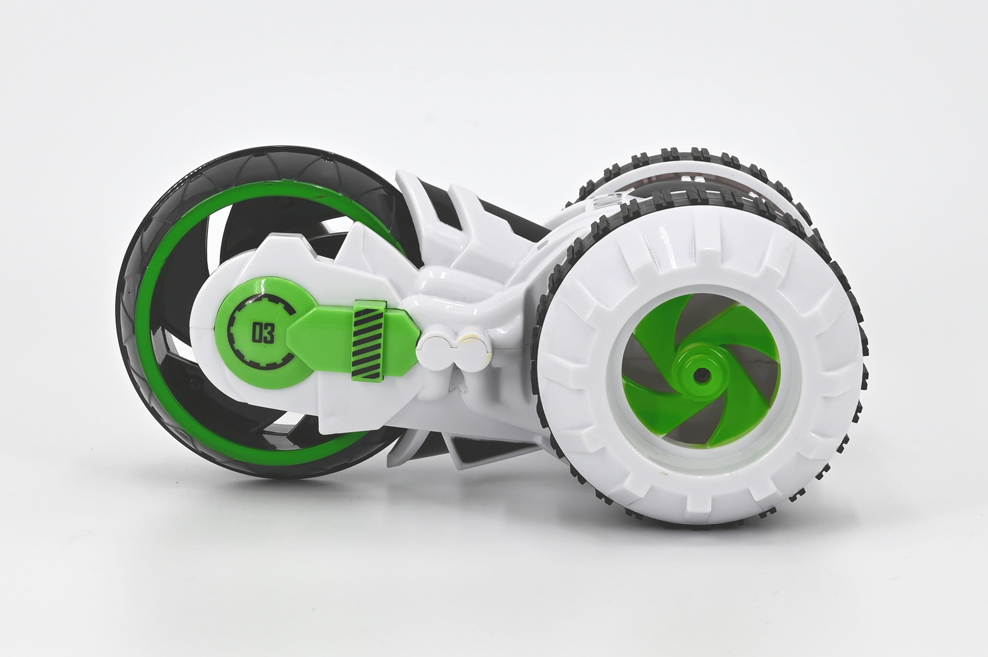 Rev-Volt 3 Rounds Radio Control Toy Vehicle w/ 360º Spin - White (High ...