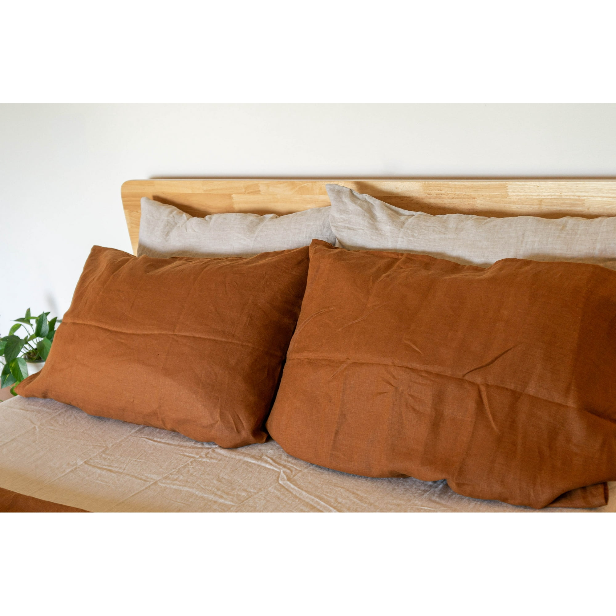 Click here for Q Vita 100 Linen Fitted Sheet Set - Queen Size  3-... prices