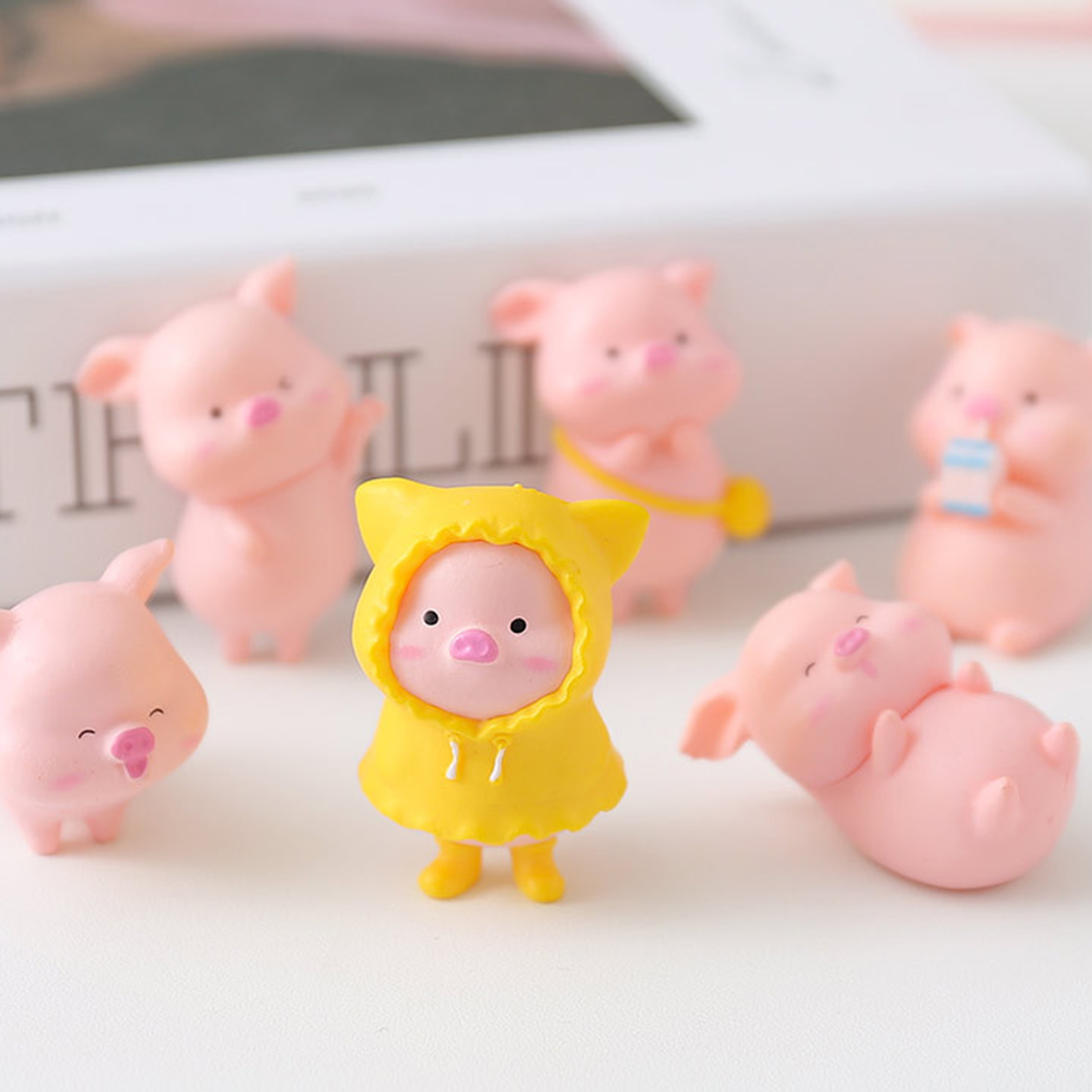 DIY Craft Pig Figurine - Vivid Cartoon Miniature Charming Pig Figurine ...