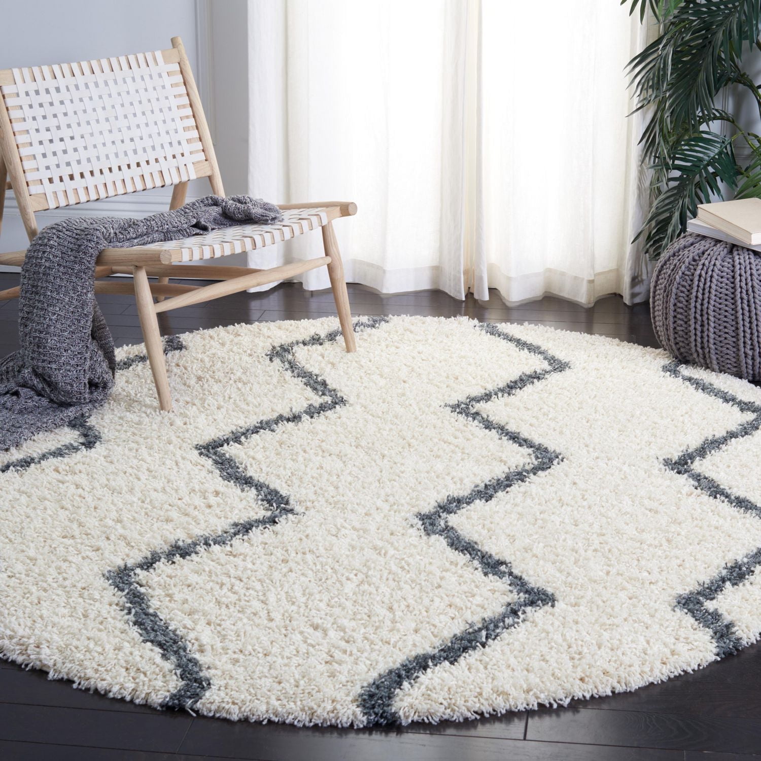 Click here for Safavieh Venus Carleen Chevron Shag Area Rug 6 Ft.... prices