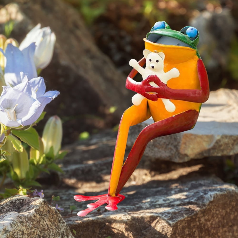 Drinking Frog Garden Art Sculpture with A Cute Frog Iron Statuary ...