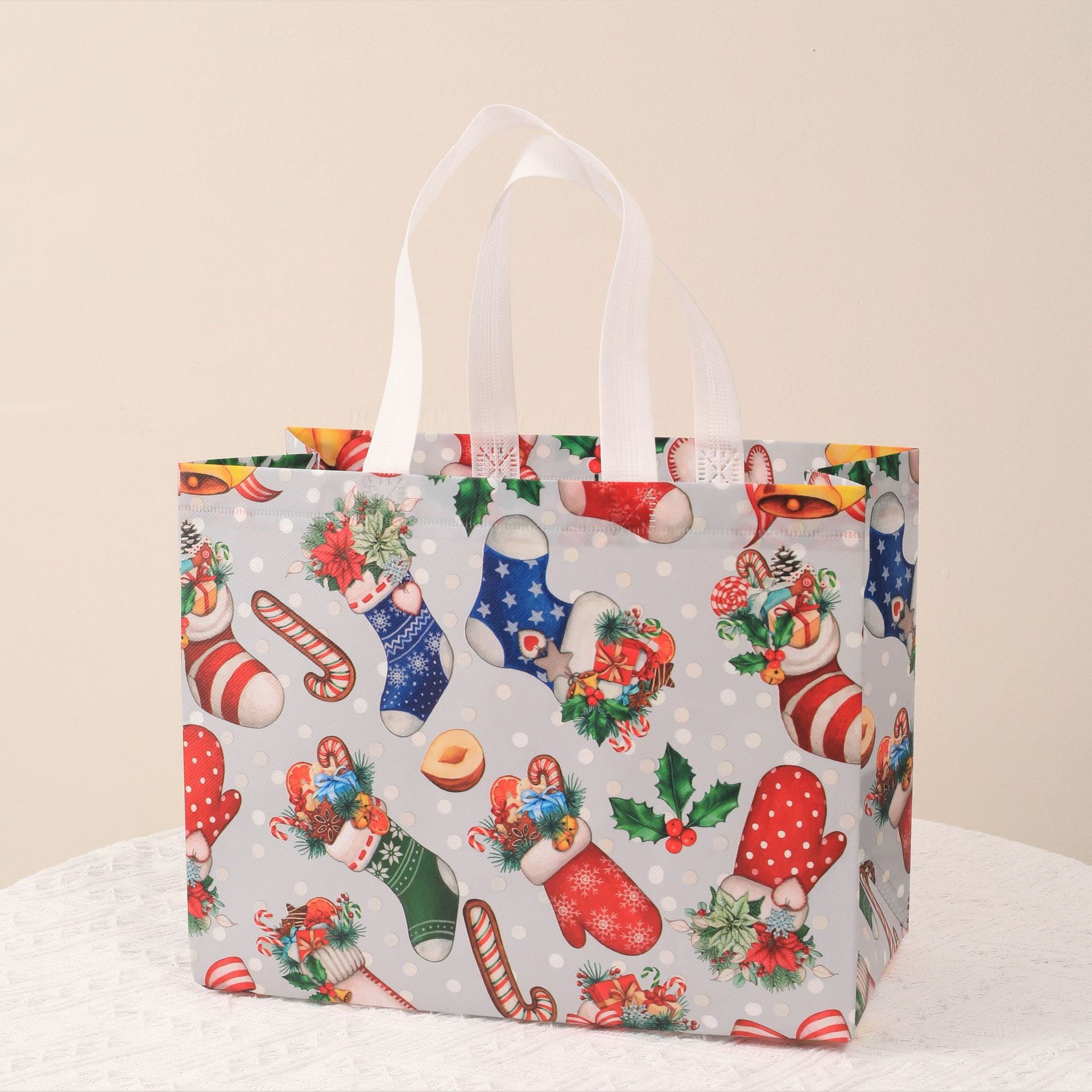 Click here for Wuhanjujingyingqiyeguanliyouxiangongsi Christmas L... prices