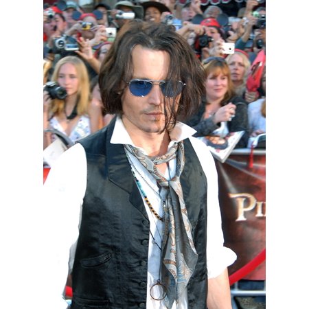 Johnny Depp At Arrivals For Pirates Of The Caribbean At World S End ...