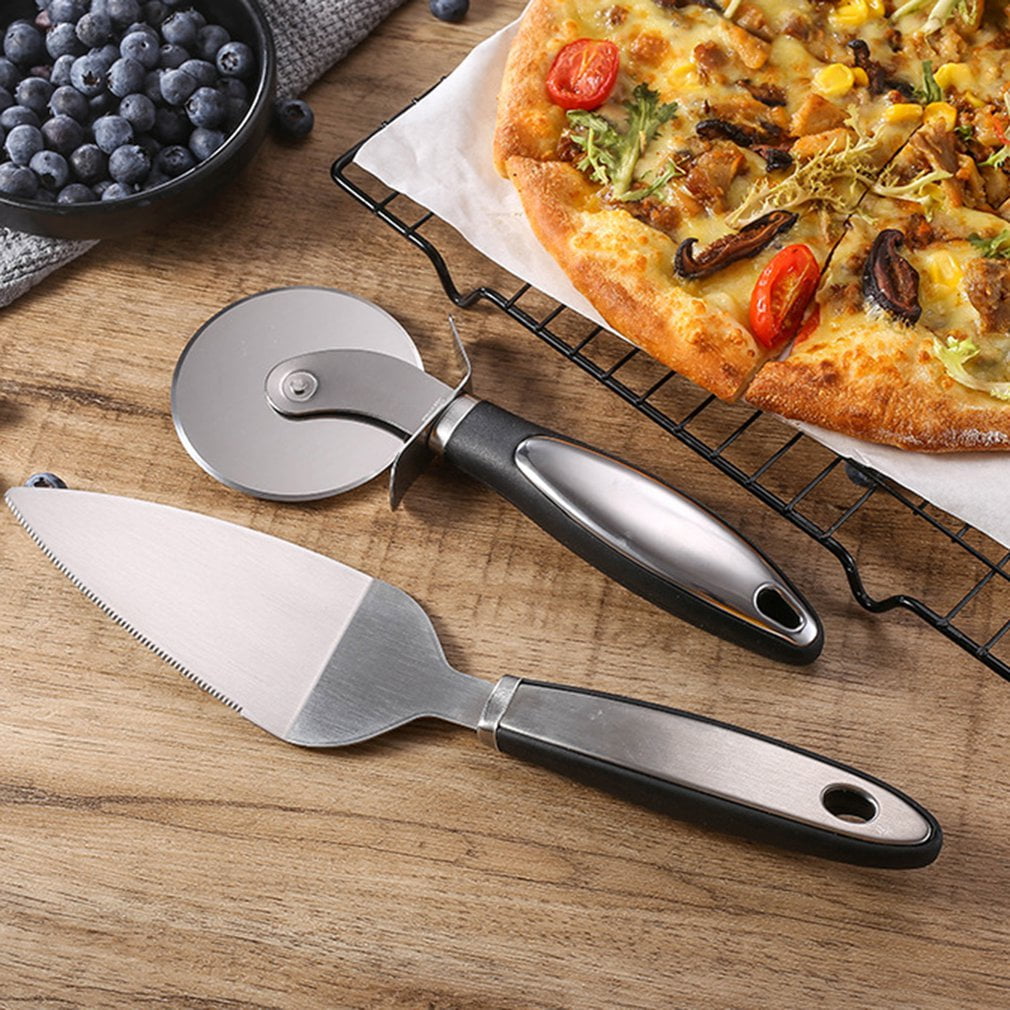 Roller Stainless Steel Pizza Knife A With Design Of Hand Guard Handle ...