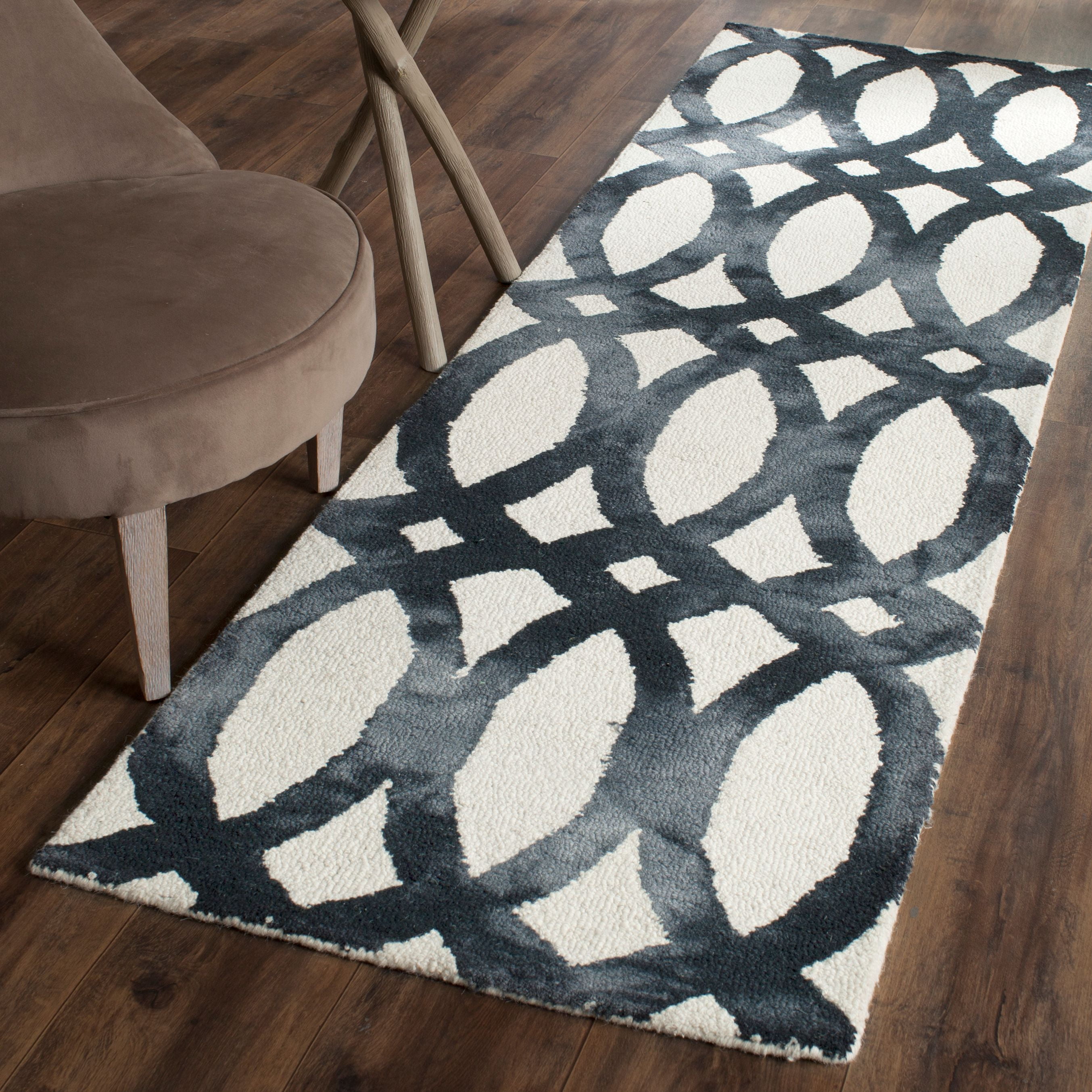 SAFAVIEH Dip Dye Rosanne Overdyed Geometric Runner Rug, Ivory/Graphite ...