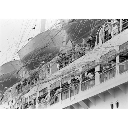 1970s Crowd Gathered On 2 Levels Of Deck Of Large Departing Cruise Ship ...