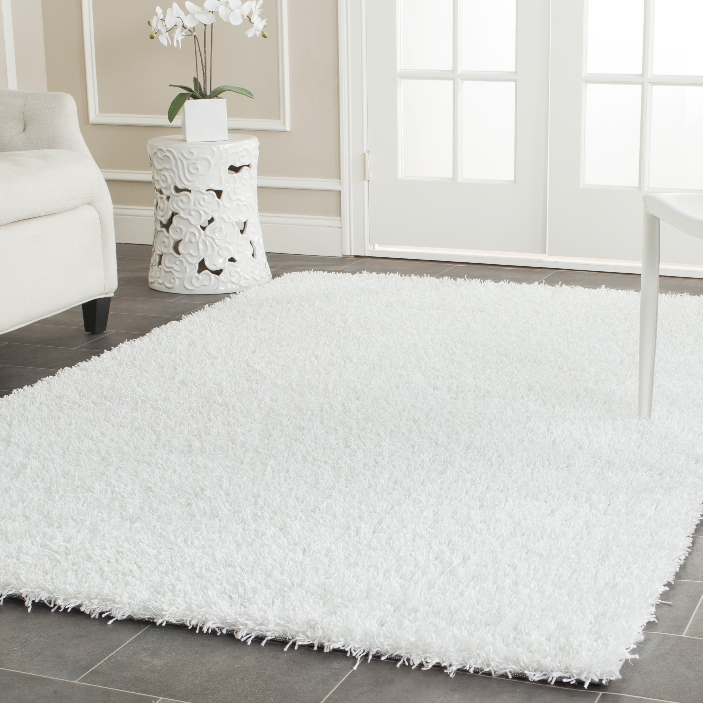SAFAVIEH Clyde Solid Plush Polyester Shag Area Rug, White, 5' x 8 ...